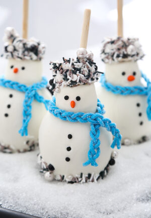 Candy Apple Snowmen - Sprinkle Bakes