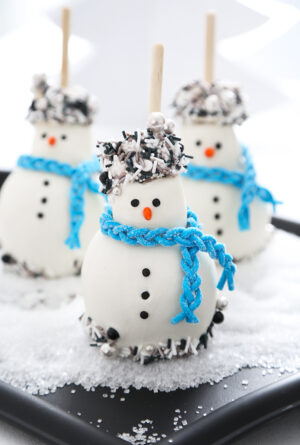 Candy Apple Snowmen - Sprinkle Bakes