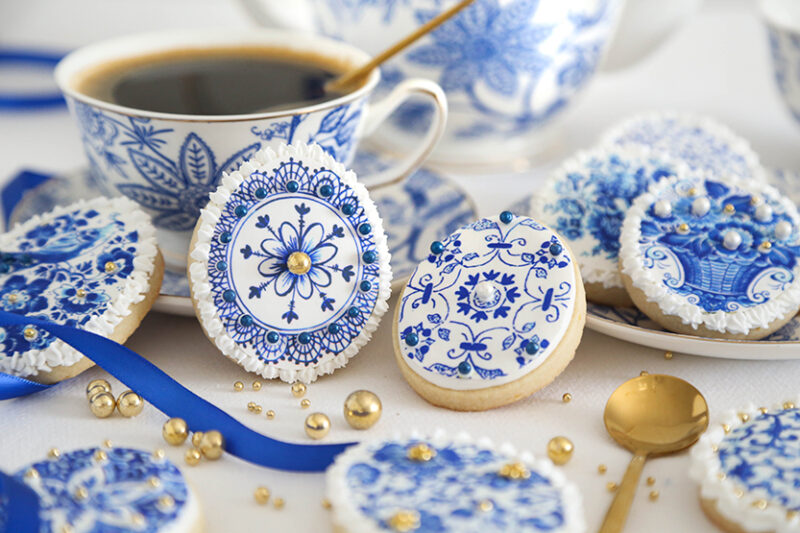 Delft Blue Sugar Cookies - Sprinkle Bakes