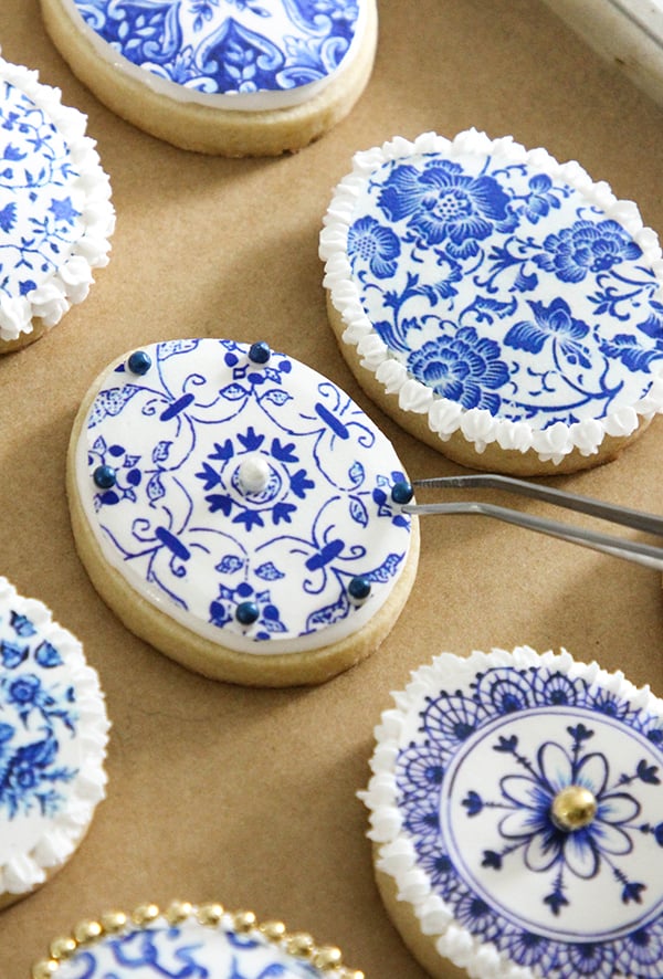 Delft Blue Sugar Cookies - Sprinkle Bakes